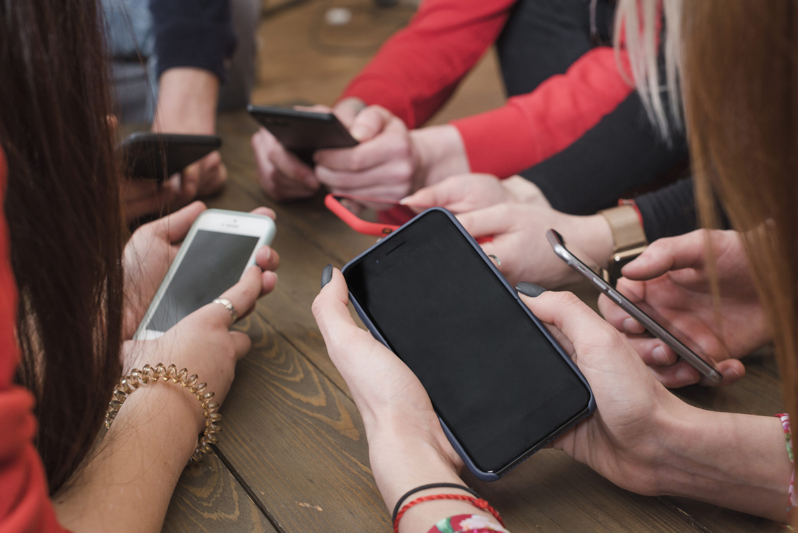 10 HP Android Terbaik 2025